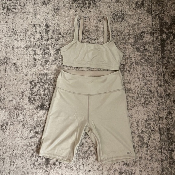 ALO Yoga | Shorts | Alo Yoga Set | Poshmark